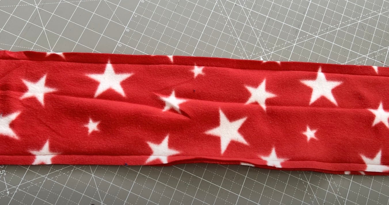 How to Make a Simple Fleece Neck Warmer - Scrap Fabric Love