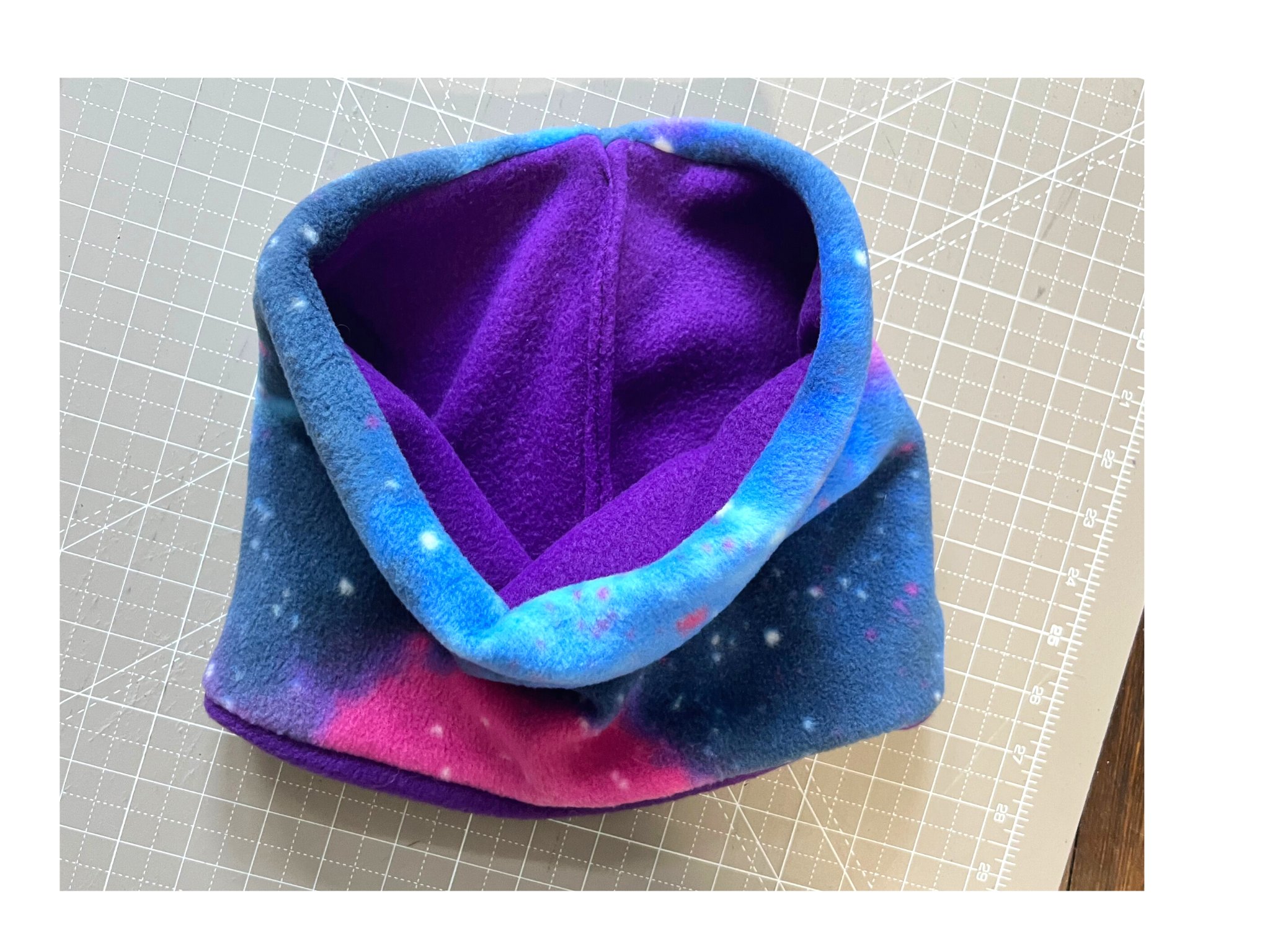 How to Make a Simple Fleece Neck Warmer - Scrap Fabric Love