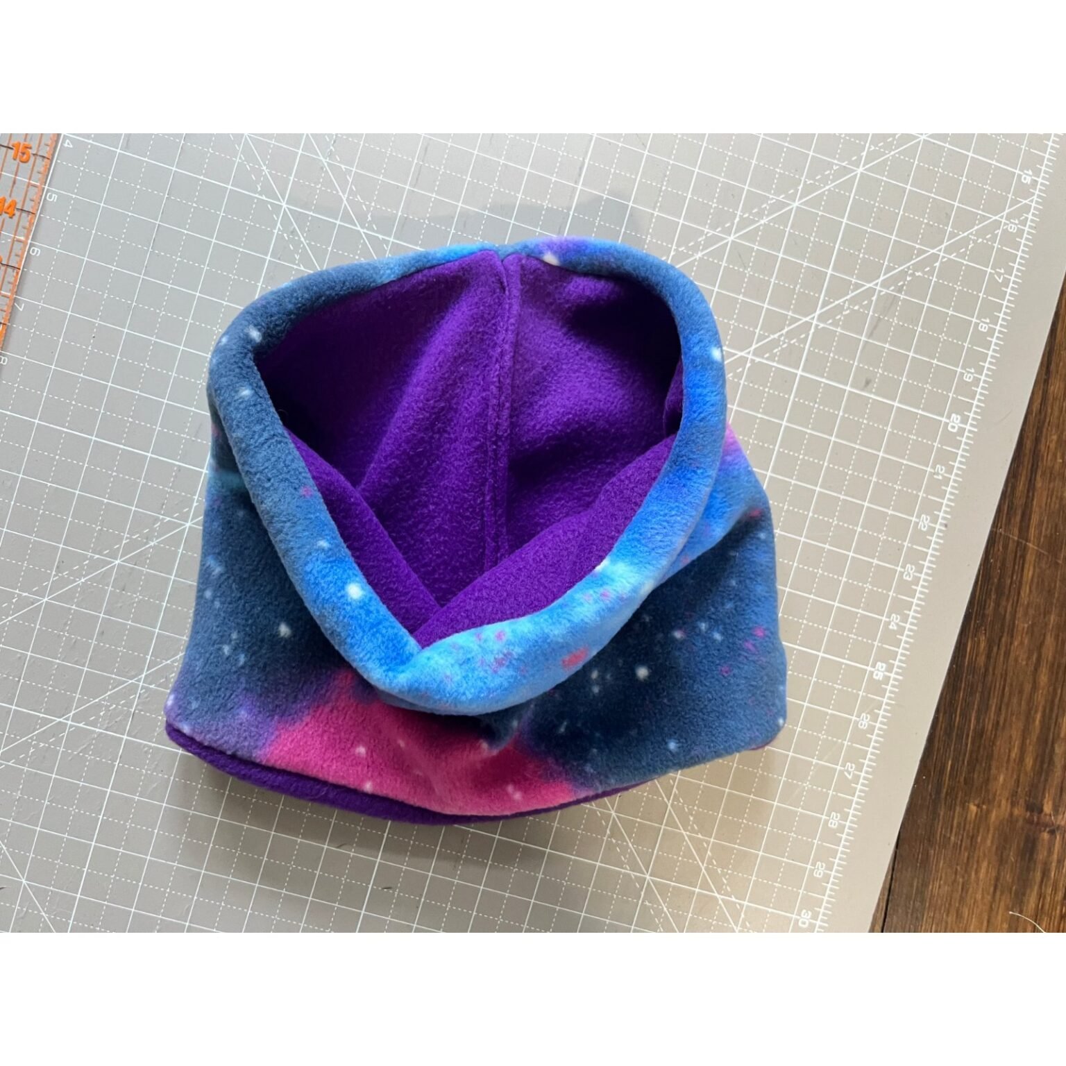How to Make a Simple Fleece Neck Warmer - Scrap Fabric Love