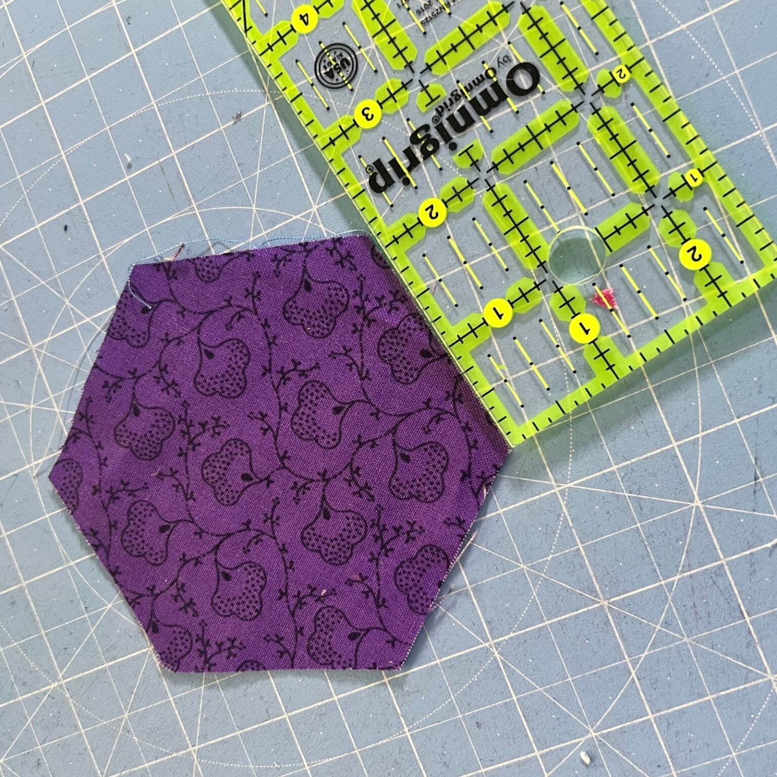 Hexagon Log Cabin Quilt Block - Easy Tutorial