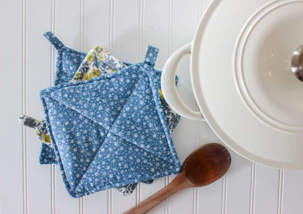 18 Simple Pot Holder Patterns For You To Sew - Scrap Fabric Love