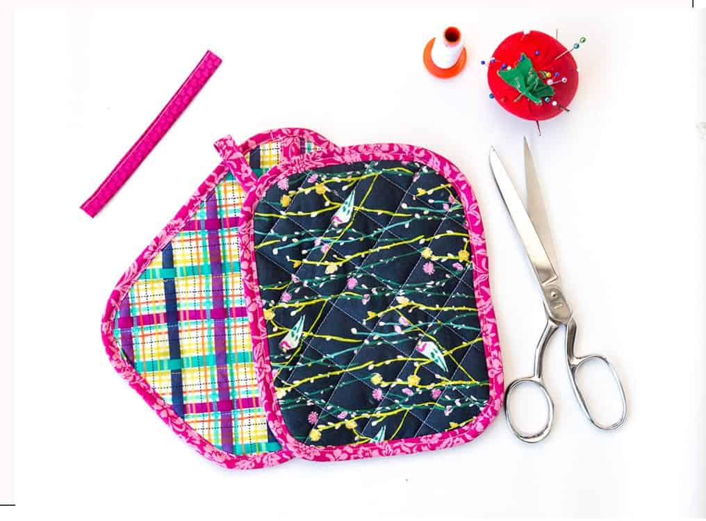 18 Simple Pot Holder Patterns For You To Sew - Scrap Fabric Love
