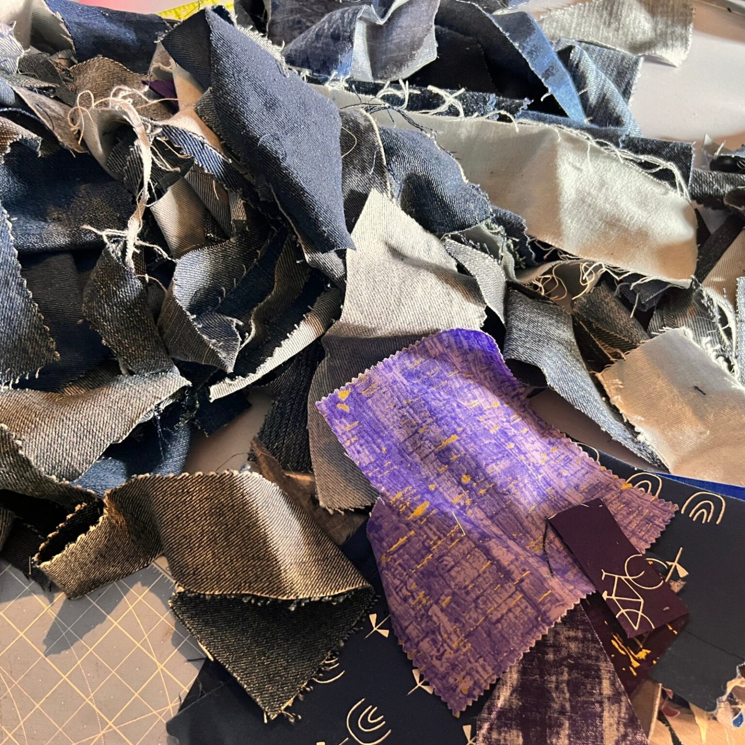 How to Make your Own Placemats from Denim Scraps - Scrap Fabric Love