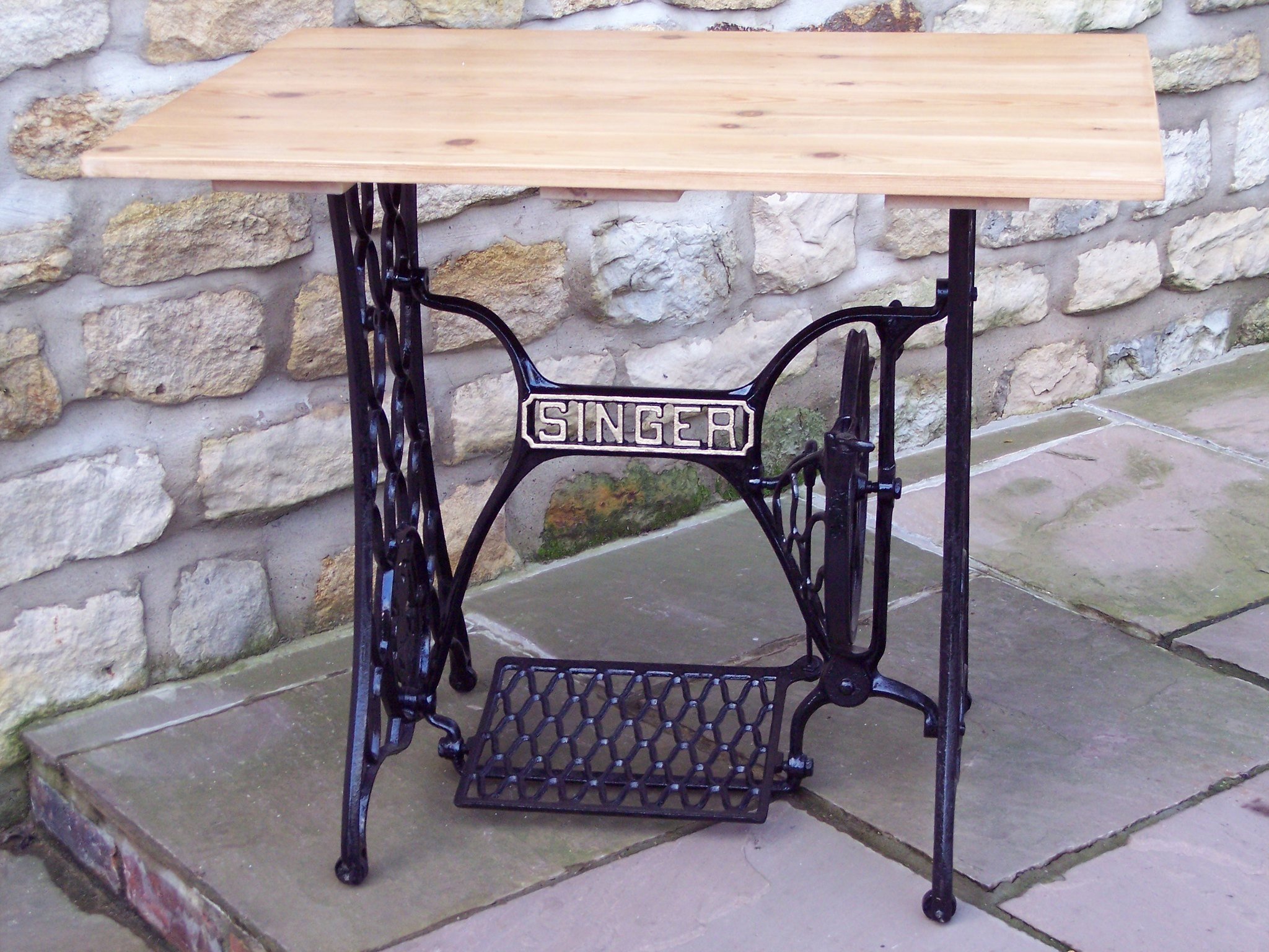 A Detailed Guide To Buying Your Sewing Table + 10 Favorites - Scrap ...