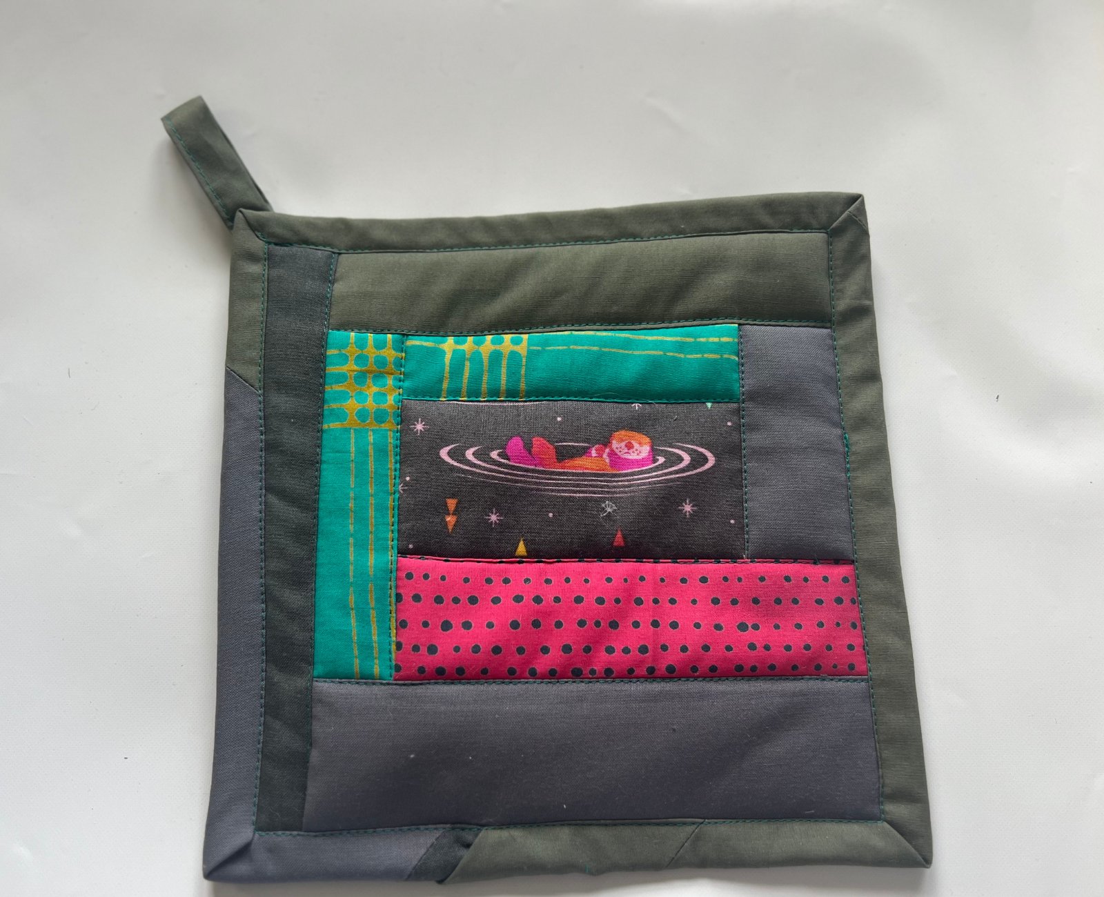 How to Make a Pot Holder: Easy Sew Gift Idea! - Scrap Fabric Love