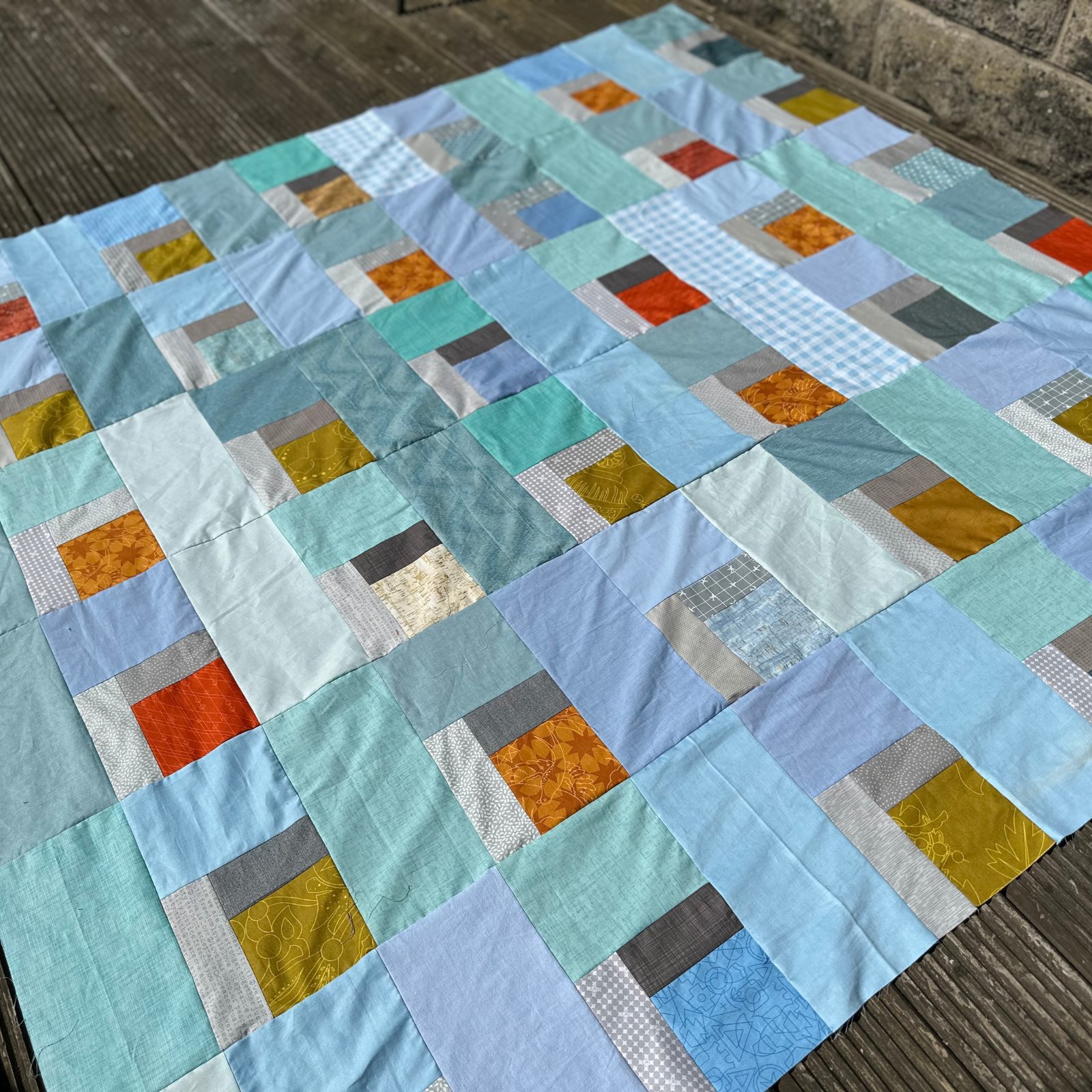 Beginner 1/4 Log Cabin Quilt Pattern for Pre-Cuts