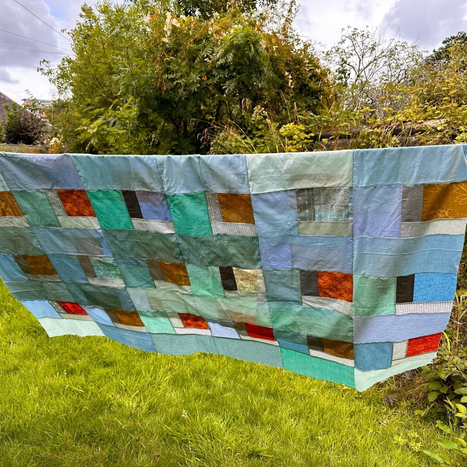 12 Free Christmas Quilt Patterns To Use Up Your Scraps - Scrap Fabric Love