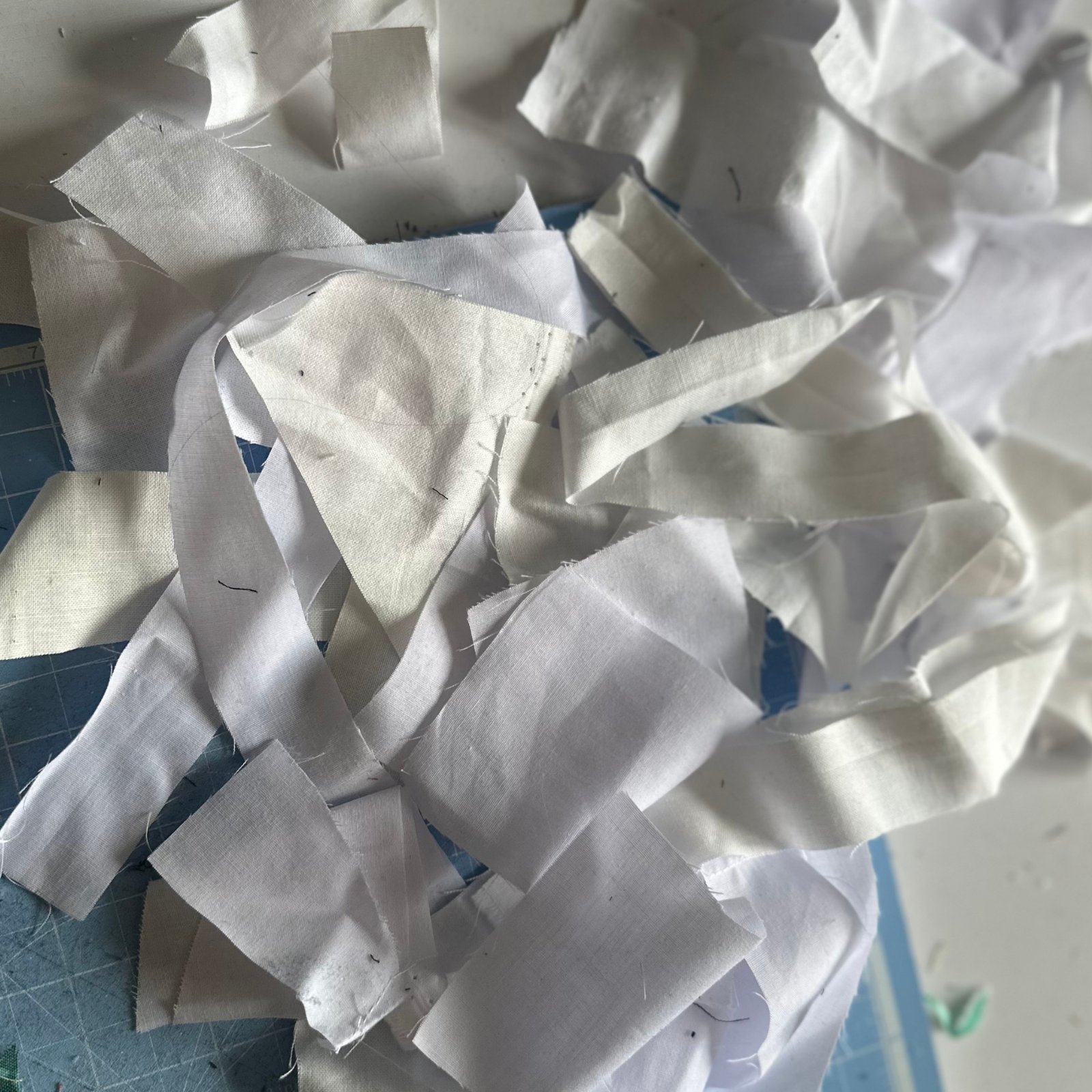 Pinwheel Crumb Quilt Block: A Fun No-Measure Block! - Scrap Fabric Love